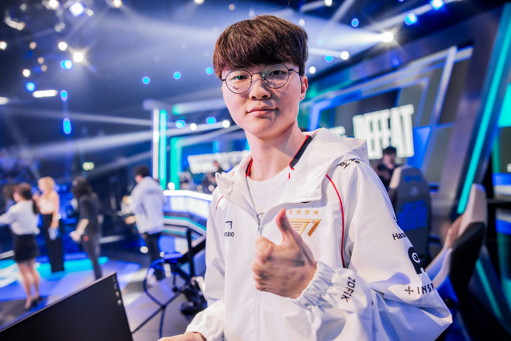 Faker atteint un nouveau sommet avec 100 victoires aux Worlds après la victoire contre G2